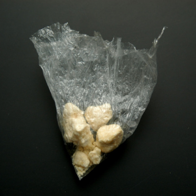 Crack vs. Cocaine: How to Know the Difference | The Recovery Village ...